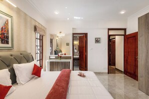 Apartamento (2 Bedrooms) | 3 quartos, secretária adequada para computadores portáteis 