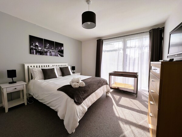 Spacious Family Bungalow With Garden For Up To 7 - Epsom