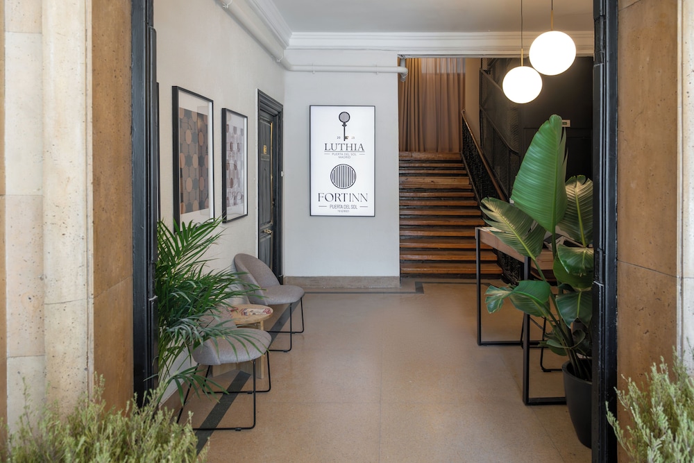 Luthia Puerta Del Sol - La Campana