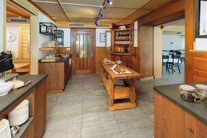 Pequeno-almoço tipo buffet diário incluído 