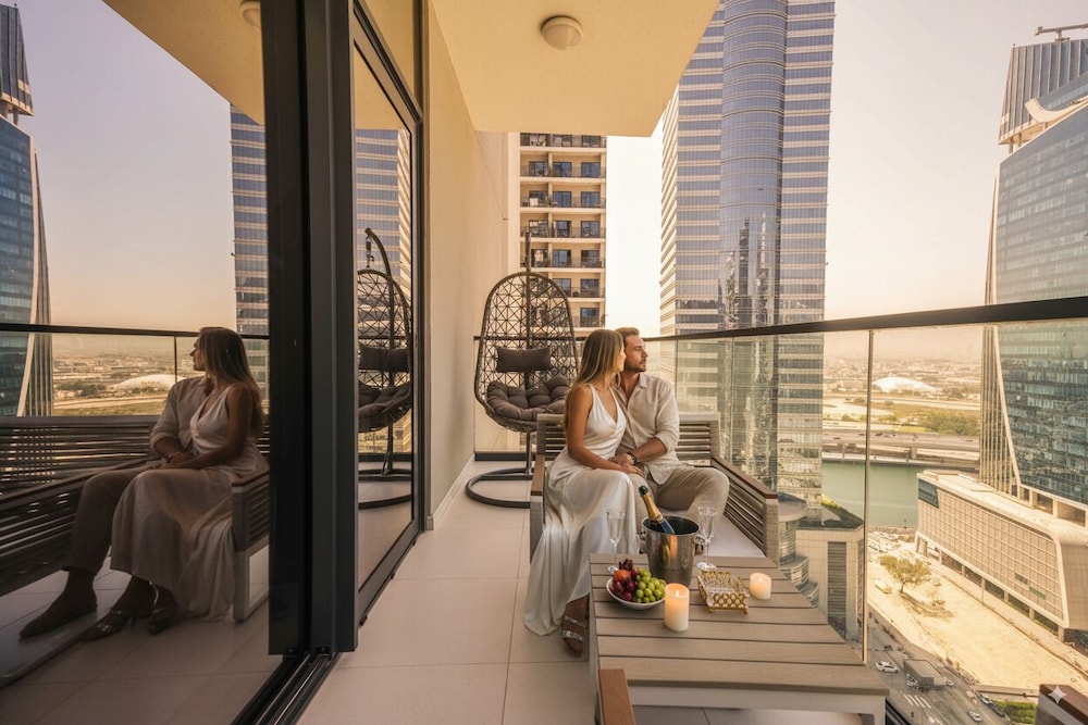 Keyrock Living - Lakeview Luxury - Dubai