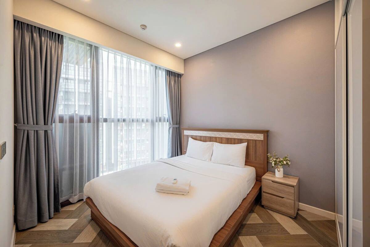 Apartamento luxo, 1 quarto, sacada, vista para a cidade | Frigobar, escrivaninha, espaço de trabalho para notebook