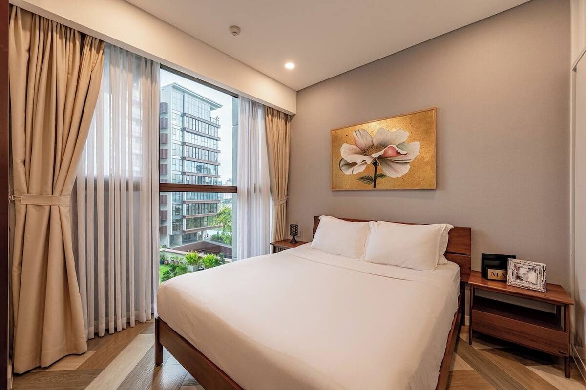 Apartamento luxo, 1 quarto, sacada, vista para a cidade | Frigobar, escrivaninha, espaço de trabalho para notebook