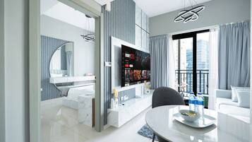 Apartamento Deluxe, varanda, vista para a piscina | Vista do quarto