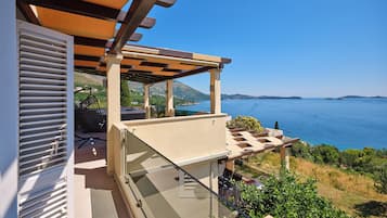 Apartamento (3 Bedrooms) | Varanda