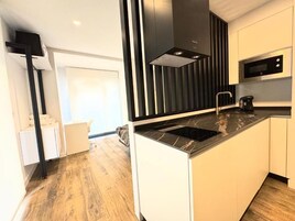 Estúdio Superior | Cozinha privada | Minifrigorífico, um micro-ondas, uma placa de cozinha 