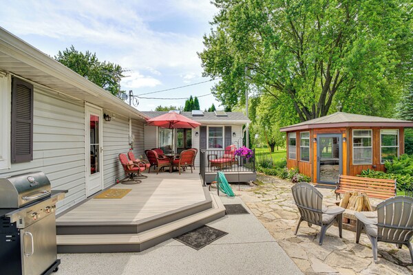 7 Mi To Eldorado Marsh: Family Home W/ Pool - University of Wisconsin, Brandon