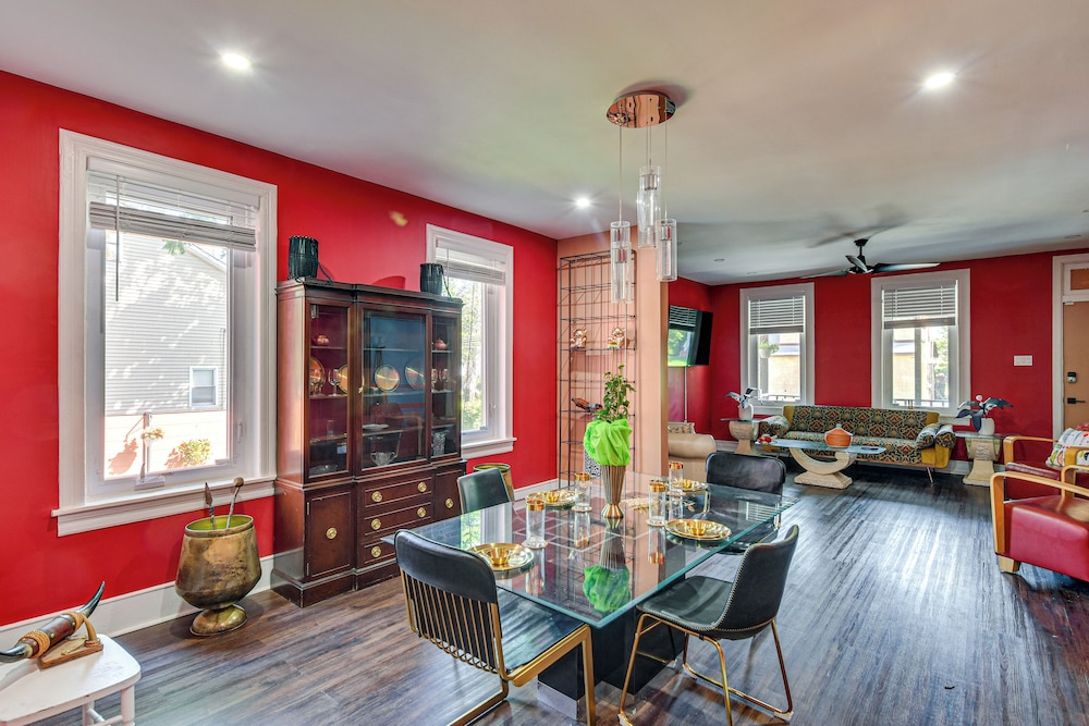 Walkable Neighborhood: Updated Morton Home! - Pennsylvania