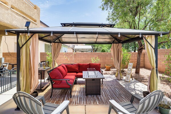 North Las Vegas Home W/ Hot Tub - 14 Mi To Strip! - Las Vegas, NV