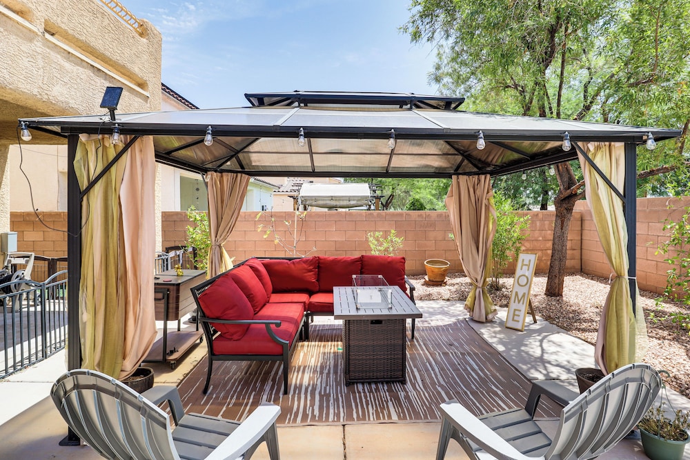 North Las Vegas Home W/ Hot Tub - 14 Mi To Strip! - Las Vegas