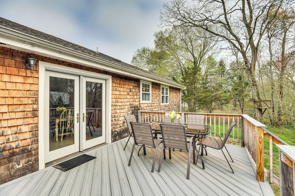 6 Mi To Beach: Family Home In Little Compton! - Rhode Island