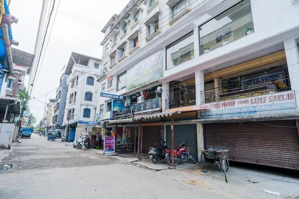 더 로열 네스트 인 - Siliguri