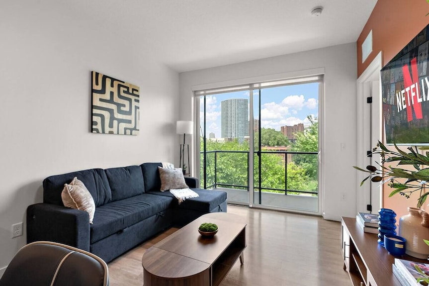 Stylish 1b In Dt Minneapolis, Minutes To Minneapolis Convention Center & Us Bank - Minneapolis
