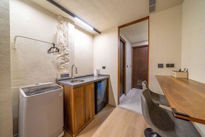 Quarto Quádruplo Clássico, não fumadores | Quartos insonorizados, Wi-fi grátis, roupa de cama fornecida 