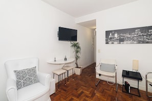 Apartamento | Sala de estar | Smart TV de 32 polegadas com canais digitais