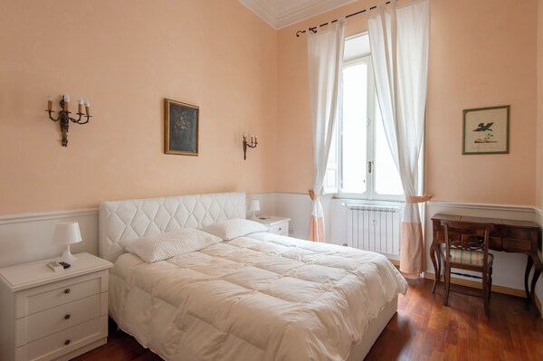 Vatican Luxury Three Bedroom Apartment - Rome