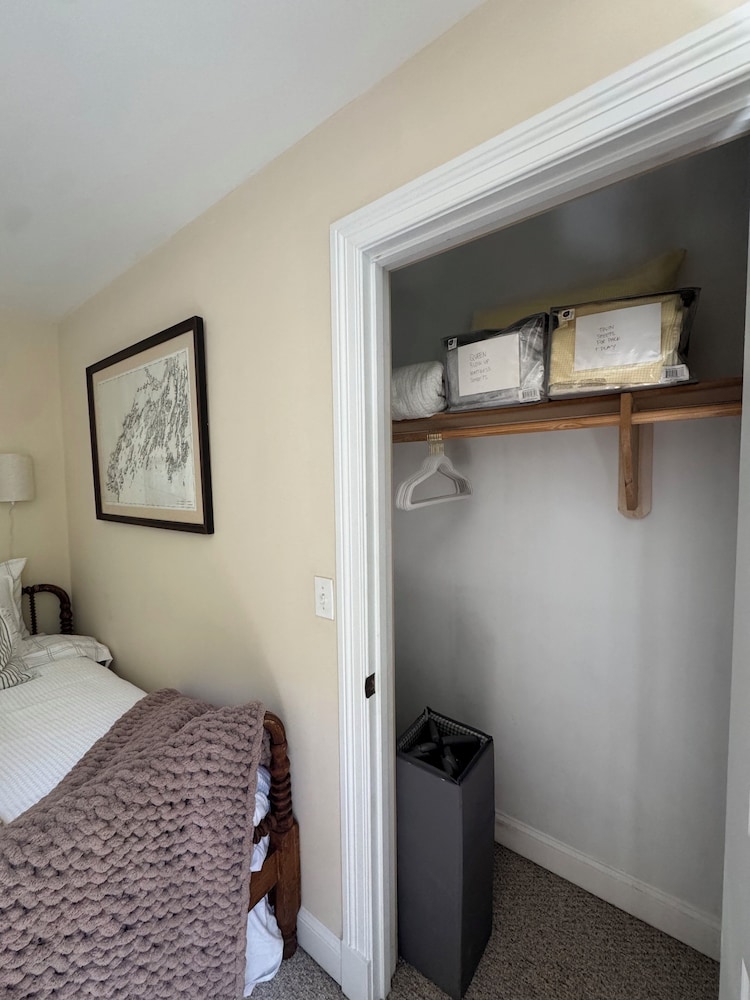 Downtown Freeport House with Lawn, Grill, AC, and Pickleball Courts ...
