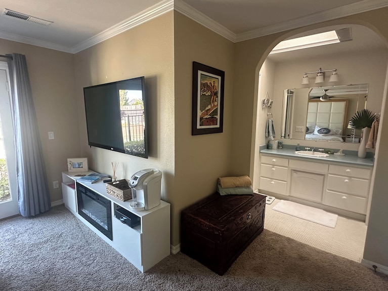 Oasis Private Entry Suite, Pool, Jacuzzi And More In San Luis Obispo - San Luis Obispo, CA