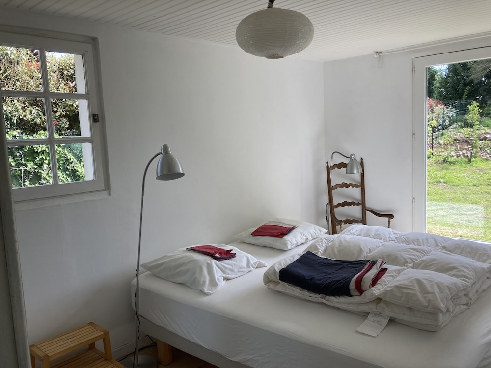 Family home with garden and beach access. Ria d'Etel. Calm and wild ...