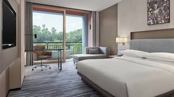 Quarto luxo, 1 cama Queen, para não fumantes, vista para a montanha (Deluxe Mountain King Room) | Cofres nos quartos, cortinas blackout, ferros/tábuas de passar roupa