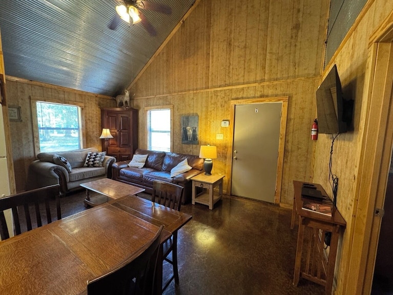Southern Charm Sardis Cabin 2-bedrooms With A/c, Wifi, And Satellite Tv - Mississippi