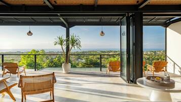 Villa Familiar, vista para o oceano | Vista da varanda