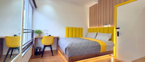 Quarto Duplo de Luxo | Secretária, secretária adequada para computadores portáteis