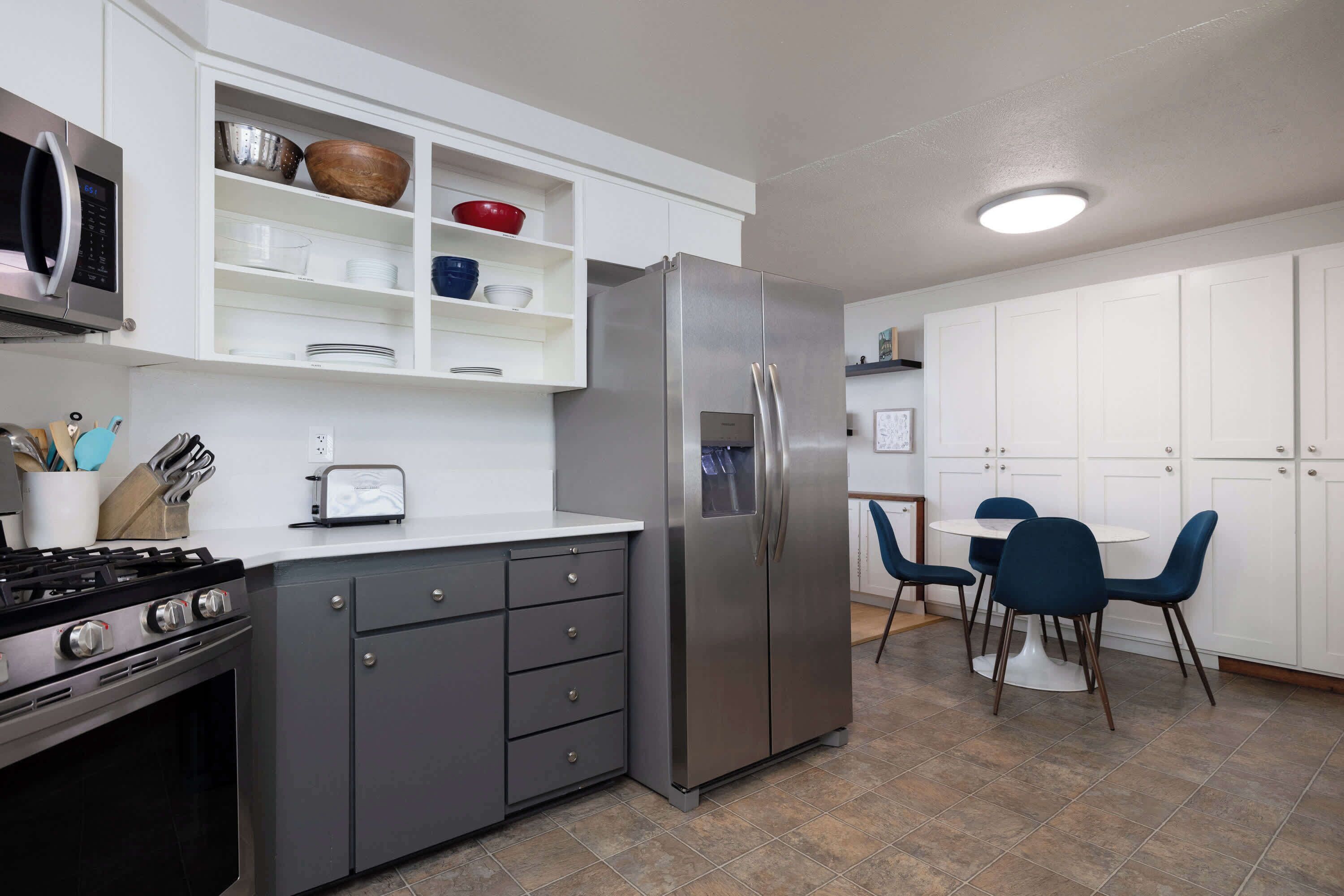 Casa geminada, 2 camas Queen, varanda, vista para o jardim (Orchard Park Retreat) | Cozinha privada | Geladeira, micro-ondas, fogão, cooktop