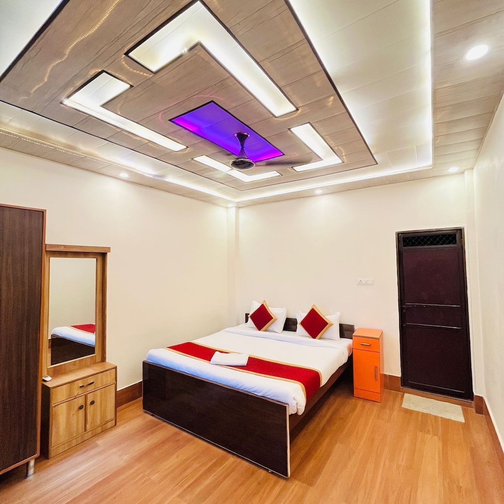 Kashi Palace Hotel And Banquet - Varanasi