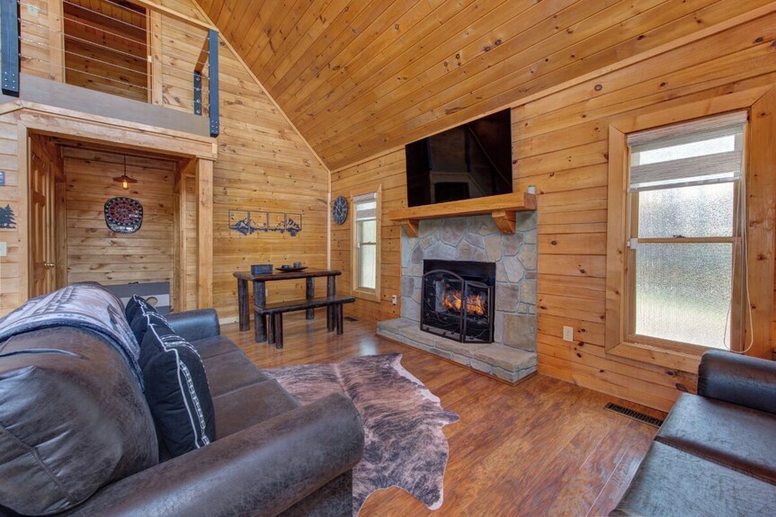 *Beautiful 2bd W/ Views! Hot Tub + Pool Access!* - Douglas Lake, TN