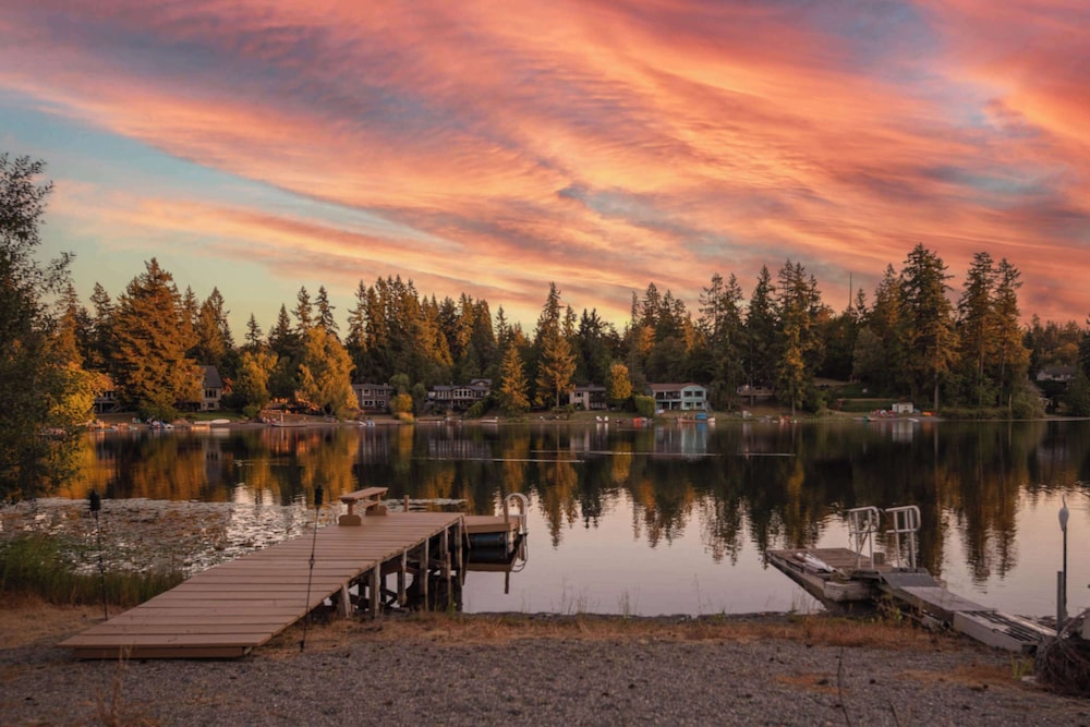 @ Marbella Lane - Hidden Gem On Scenic Shady Lake - Kent, WA