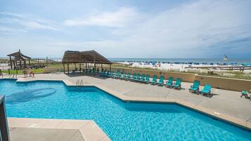 Apartamento em Condomínio Fechado, 3 quartos | Piscina | Piscina exterior