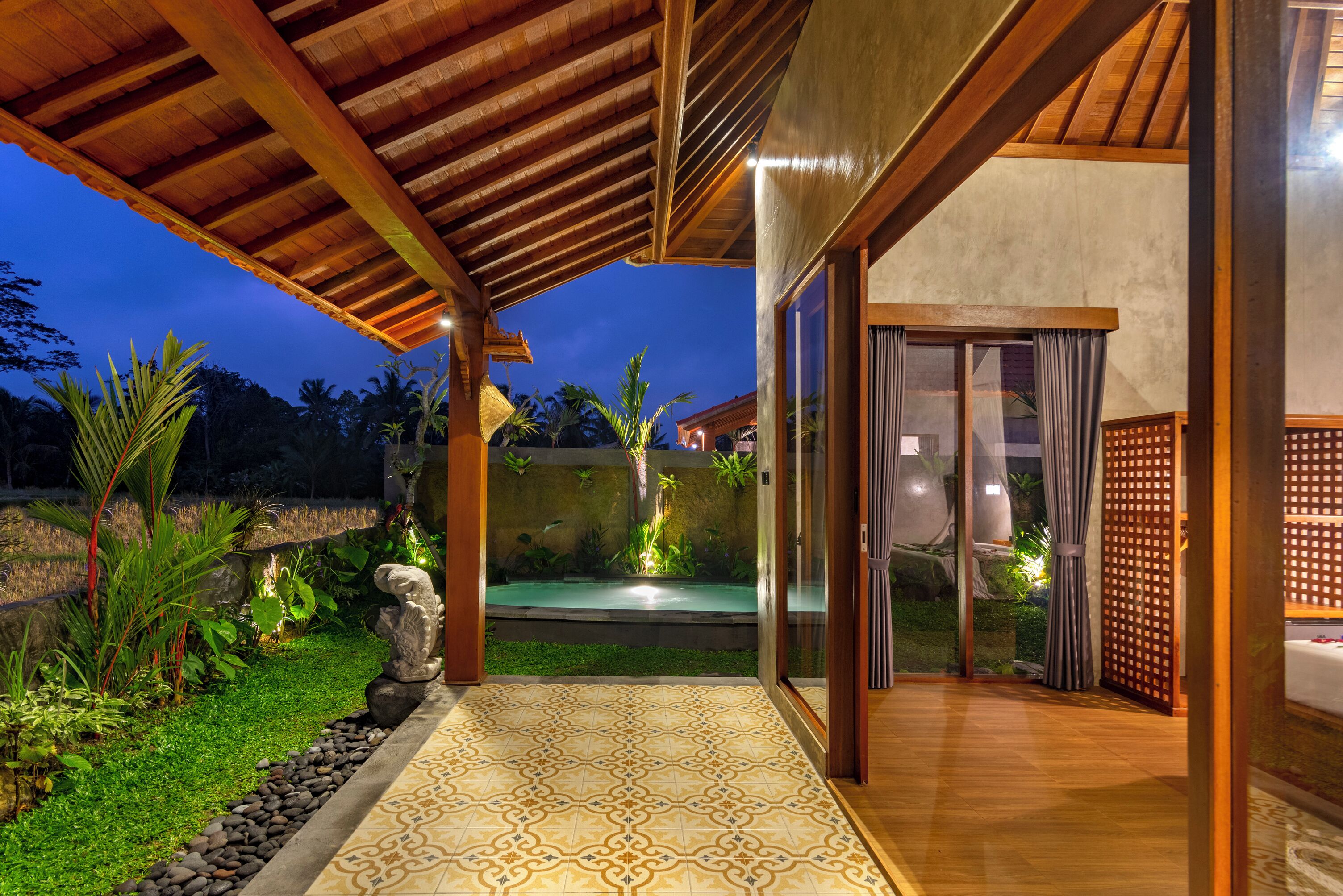 Vila superluxo, piscina particular, vista para o jardim | Roupas de cama de algodão egípcio, roupas de cama premium