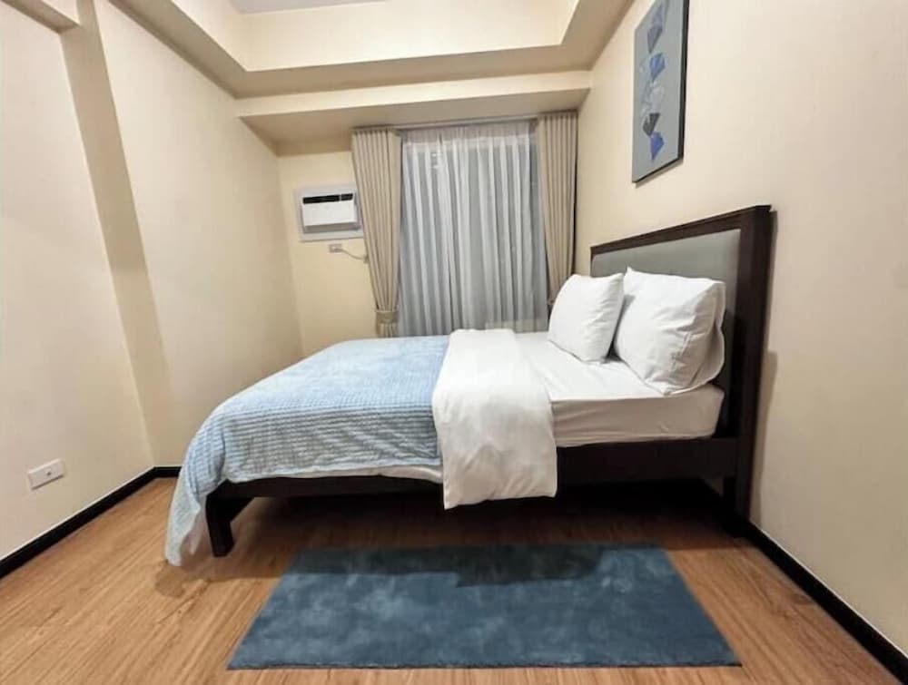 17E Cozy Staycation @ The Radiance Manila Bay - Pasay | Vrbo