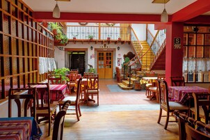 Pequeno-almoço tipo buffet diário incluído 