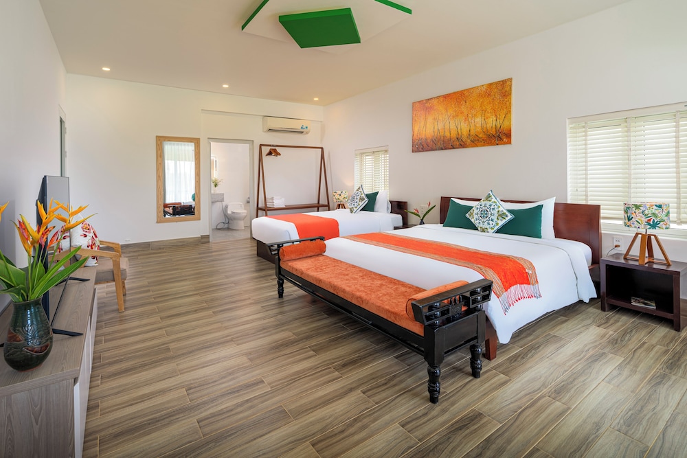 Private 3 bedrooms villa in charming Hội An with rice field view/near ...