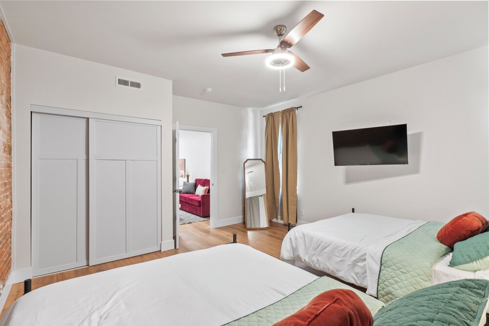 Soulard 1BR Gem: Sleeps 6, Luxe Comfort & 55” TVs - St. Louis | Vrbo