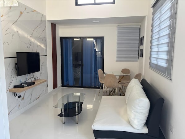 Estúdio Deluxe, Vista para a cidade | Sala de estar