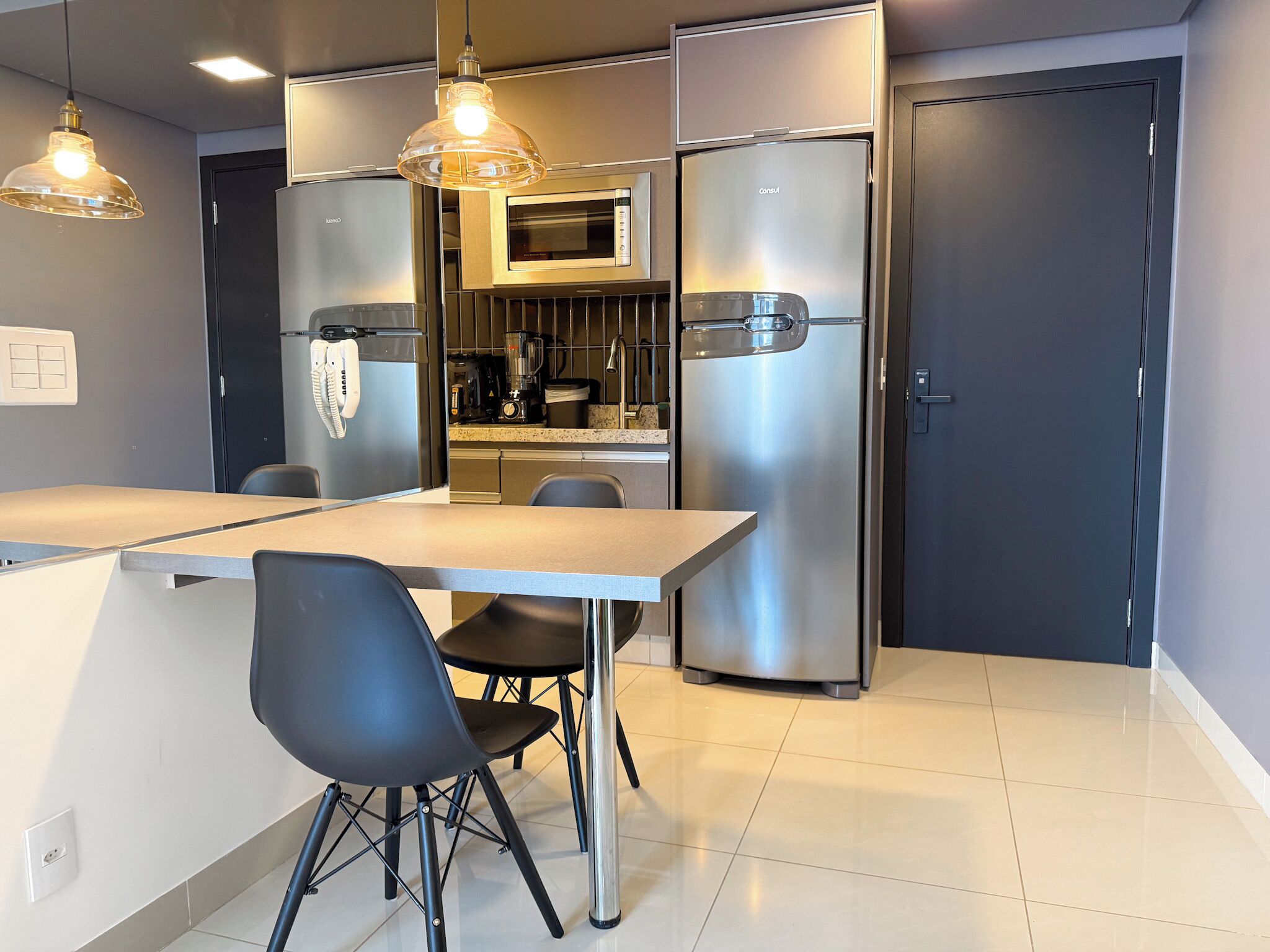 Apartamento luxo, 1 cama Queen, sacada, vista para a cidade | Cozinha privada