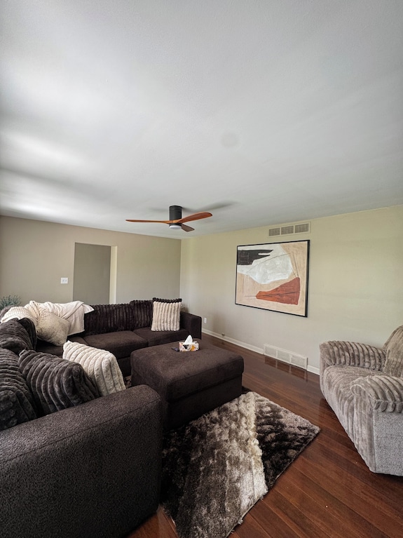 3 Bedroom Merrillville Escape, Quiet, Rural W/ Shopping Centers, Spacious - Deep River Waterpark, Crown Point