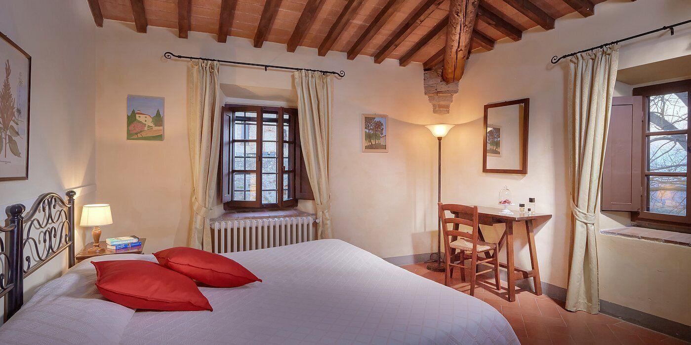 Casa Ramisia C: A Characteristic And Welcoming Apartment That Is Part Of An Ancient Country House Surrounded By A Wonderful Park, With Free Wi-fi. - Volterra