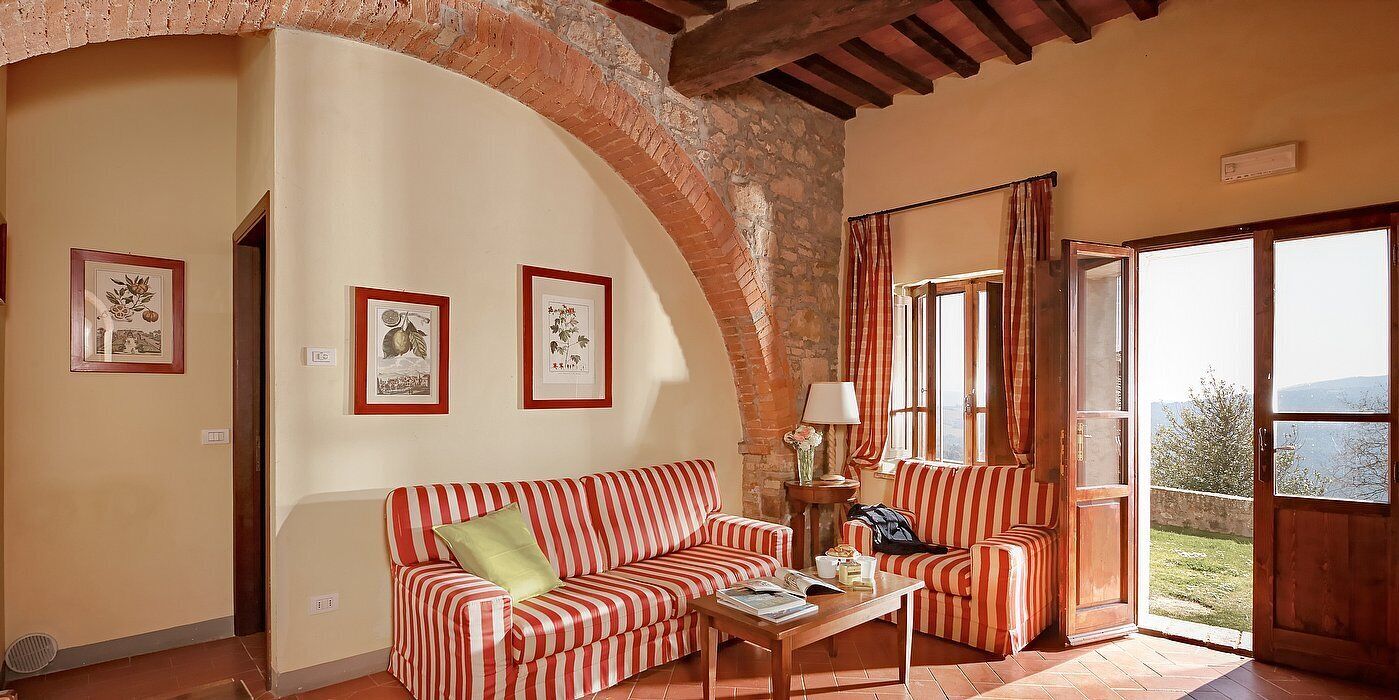 Casa Ramisia I: A Characteristic And Welcoming Apartment That Is Part Of An Ancient Country House Surrounded By A Wonderful Park, With Free Wi-fi. - Volterra