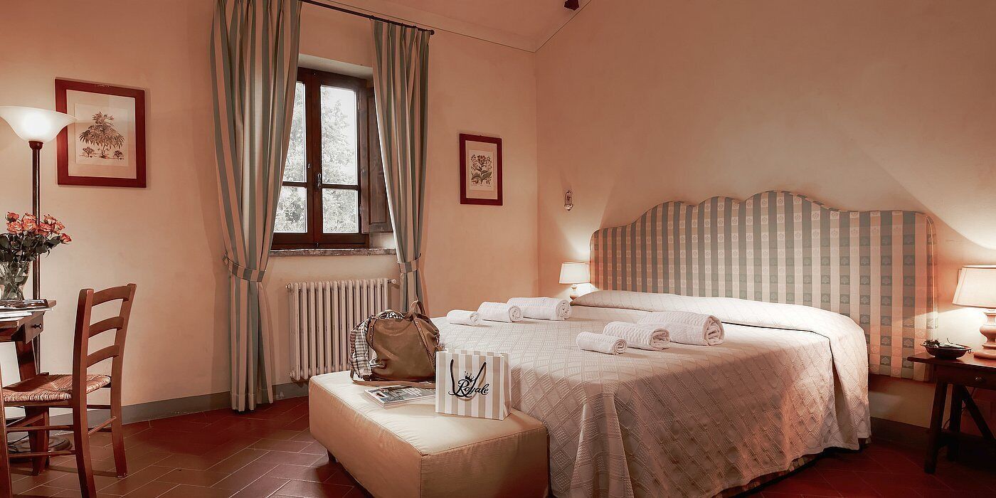 Casa Ramisia L: A Characteristic And Welcoming Apartment That Is Part Of An Ancient Country House Surrounded By A Wonderful Park, With Free Wi-fi. - Volterra
