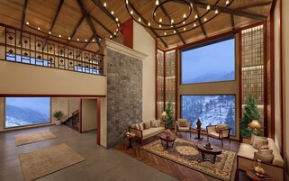 Área de estar no saguão