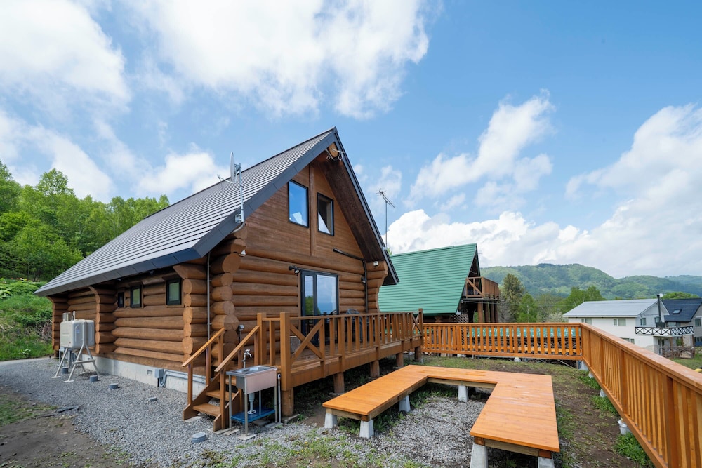 Lake Toya Moon Hills - Date