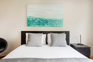 Apartamento Básico, 1 cama de casal e sofá-cama, não fumadores | Com decoração personalizada, Wi-fi grátis, roupa de cama fornecida