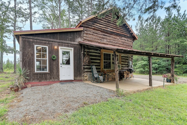 12 Mi To Staunton River State Park: Off-grid Cabin - Halifax, VA
