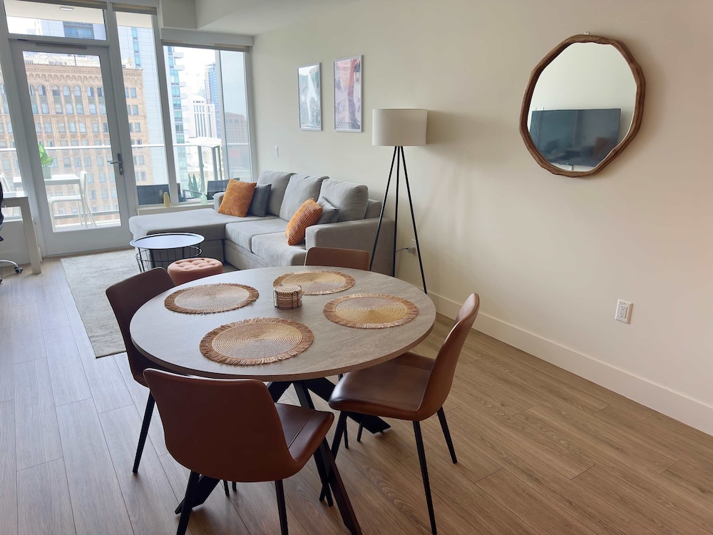 New Upscale Downtown San Diego Stay Queen Bed Pool Sauna - San Diego