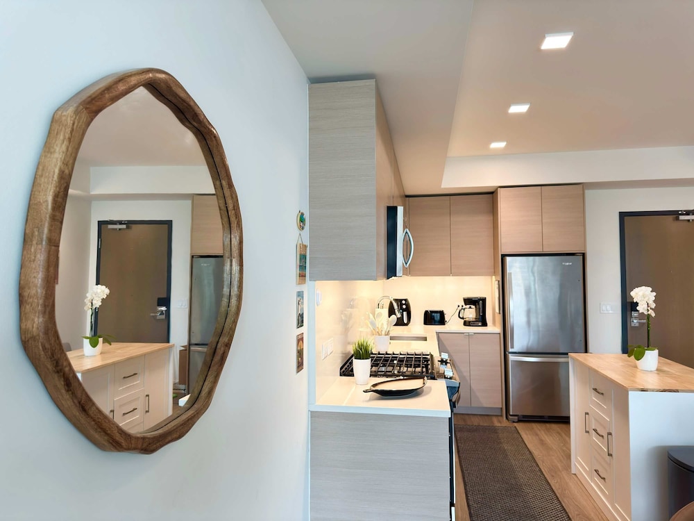 New Upscale Downtown San Diego Stay Queen Bed Pool Sauna - Mission Valley - San Diego