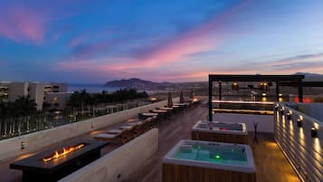 Apartamento, 3 quartos, vista para a piscina | Terraço/pátio interior